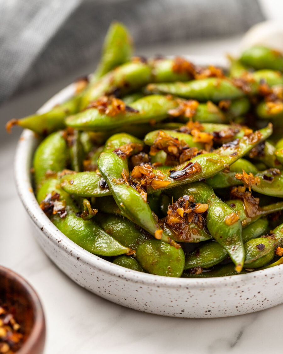 Sweet & Spicy Garlic Edamame - Peanut Butter and Fitness
