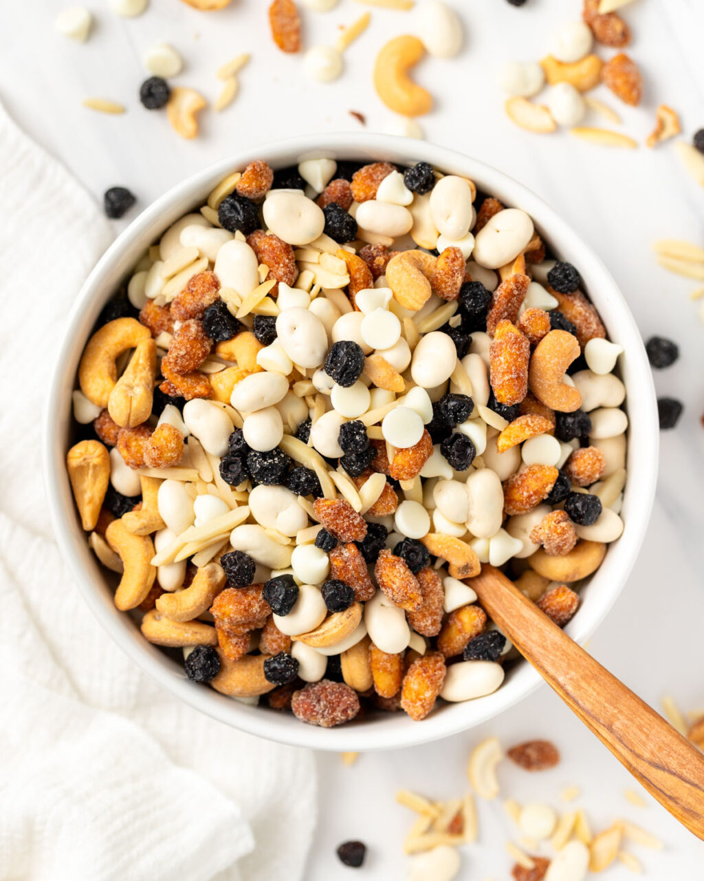 How To: Build the Ultimate Trail Mix (+ 8 Recipes to Try!) - Peanut ...